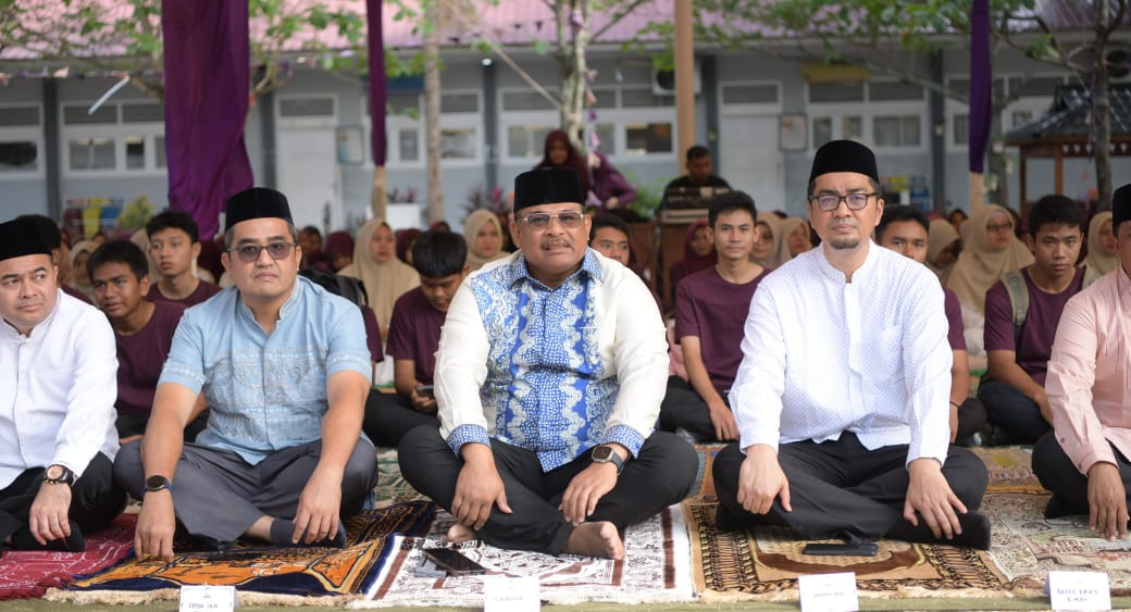 Hadir di Acara Dzikir SMA 3 Banda Aceh, Pj Gubernur Safrizal Kenang Masa Sekolah dan Beri ...