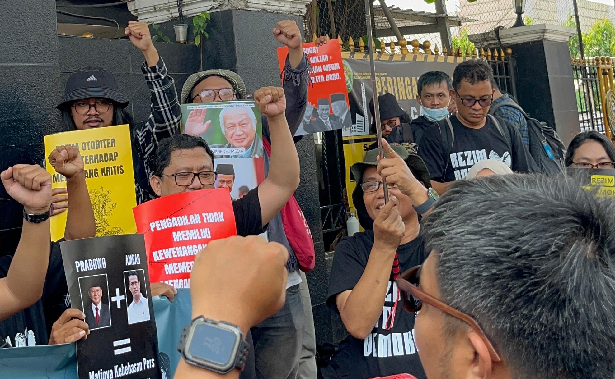 Aksi Solidaritas Dukung Tempo Melawan Gugatan Rp200 Miliar oleh Menteri ...